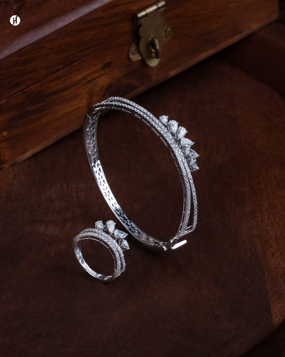 Luxury Arabian & Modern Bangles Collection | Yellow Gold & Diamond ...